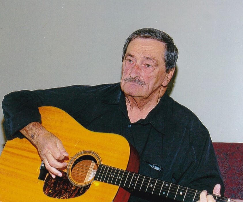 Verne Thomas (Tom) Howe