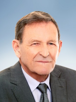 Raymond Hénault